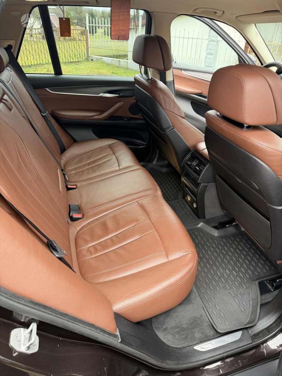 Brown BMW X5 2015 in Vilnius, with an engine capacity of 3.00 L and mileage of 313 thousand km for 13600 €, photo 11 on AUTOMOTO.COM.LV