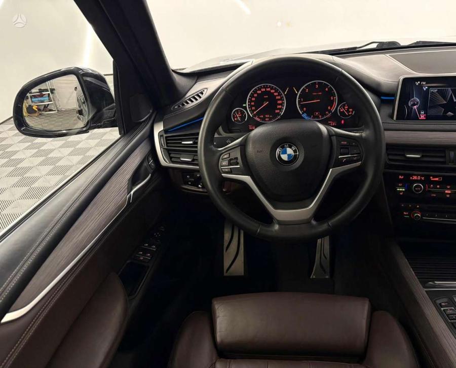 Brown BMW X5 2015 in Marijampole, with an engine capacity of 2.99 L and mileage of 290 thousand km for 17650 €, photo 7 on AUTOMOTO.COM.LV