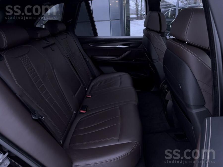 Brūns BMW X5 2015 Rīga, ar dzinēja tilpumu 3.00 L un nobraukumu 248 tūkst. km par 19850 €, foto 10 vietnē AUTOMOTO.COM.LV