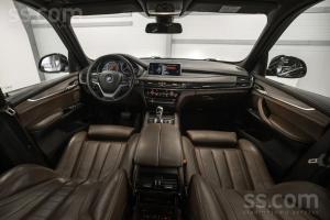 Brūns BMW X5 2015 Tukums, ar dzinēja tilpumu 3.00 L un nobraukumu 0 tūkst. km par 18777 €, foto 12 vietnē AUTOMOTO.COM.LV