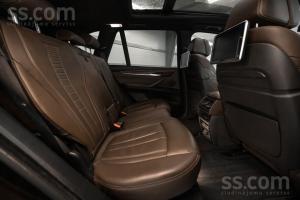 Brūns BMW X5 2015 Tukums, ar dzinēja tilpumu 3.00 L un nobraukumu 0 tūkst. km par 18777 €, foto 16 vietnē AUTOMOTO.COM.LV