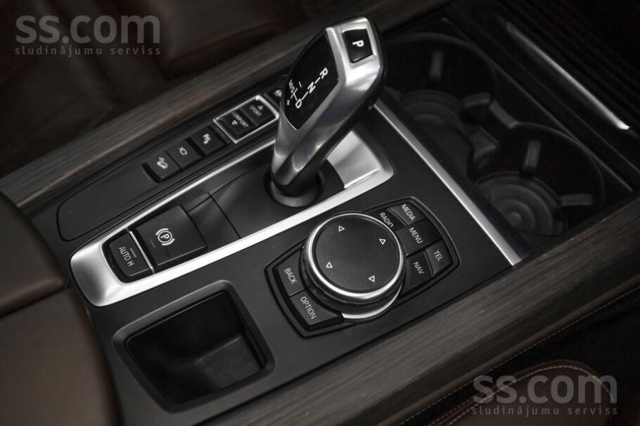 Brūns BMW X5 2015 Tukums, ar dzinēja tilpumu 3.00 L un nobraukumu 0 tūkst. km par 18777 €, foto 20 vietnē AUTOMOTO.COM.LV