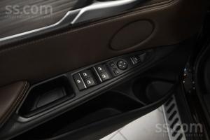 Brūns BMW X5 2015 Tukums, ar dzinēja tilpumu 3.00 L un nobraukumu 0 tūkst. km par 18777 €, foto 22 vietnē AUTOMOTO.COM.LV