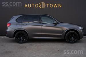 Brown BMW X5 2015 in Riga, with an engine capacity of 3.00 L and mileage of 237 thousand km for 21990 €, photo 8 on AUTOMOTO.COM.LV