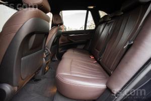Brown BMW X5 2015 in Riga, with an engine capacity of 3.00 L and mileage of 237 thousand km for 21990 €, photo 32 on AUTOMOTO.COM.LV