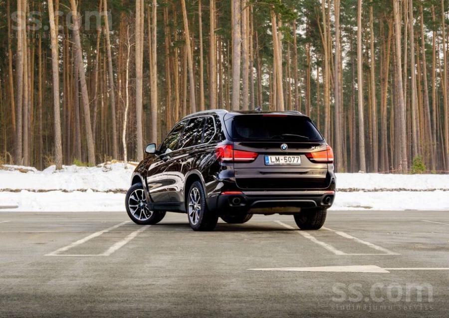 Brūns BMW X5 2015 Rīga, ar dzinēja tilpumu 3.00 L un nobraukumu 259 tūkst. km par 17490 €, foto 8 vietnē AUTOMOTO.COM.LV