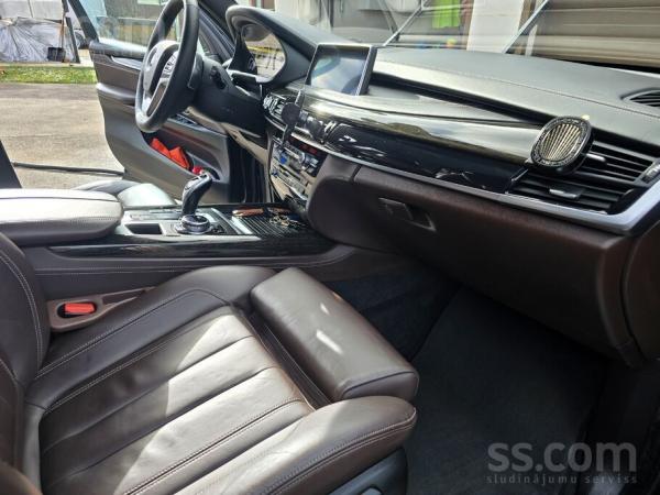 Brown BMW X5 2015 in Daugavpils, with an engine capacity of 3.00 L and mileage of 188 thousand km for 21500 €, photo 9 on AUTOMOTO.COM.LV
