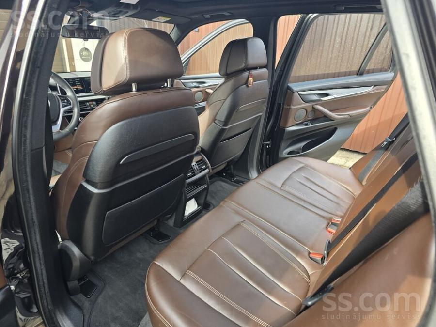 Brūns BMW X5 2015 Daugavpils, ar dzinēja tilpumu 3.00 L un nobraukumu 188 tūkst. km par 21500 €, foto 11 vietnē AUTOMOTO.COM.LV