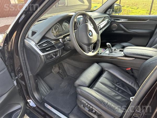 Brown BMW X5 2015 in Tukums, with an engine capacity of 3.00 L and mileage of 216 thousand km for 20990 €, photo 10 on AUTOMOTO.COM.LV