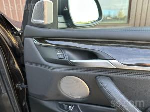 Brūns BMW X5 2015 Tukums, ar dzinēja tilpumu 3.00 L un nobraukumu 216 tūkst. km par 20990 €, foto 16 vietnē AUTOMOTO.COM.LV