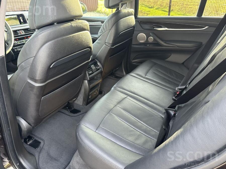 Brūns BMW X5 2015 Tukums, ar dzinēja tilpumu 3.00 L un nobraukumu 216 tūkst. km par 20990 €, foto 22 vietnē AUTOMOTO.COM.LV