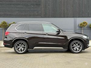 Brūns BMW X5 2015 Šauļi, ar dzinēja tilpumu 2.00 L un nobraukumu 231 tūkst. km par 15990 €, foto 10 vietnē AUTOMOTO.COM.LV
