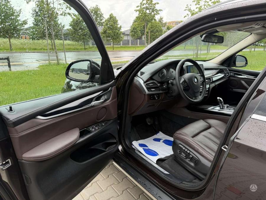 Brūns BMW X5 2015 Šauļi, ar dzinēja tilpumu 2.00 L un nobraukumu 231 tūkst. km par 15990 €, foto 11 vietnē AUTOMOTO.COM.LV