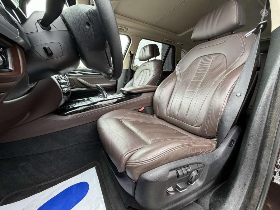 Brūns BMW X5 2015 Šauļi, ar dzinēja tilpumu 2.00 L un nobraukumu 231 tūkst. km par 15990 €, foto 14 vietnē AUTOMOTO.COM.LV