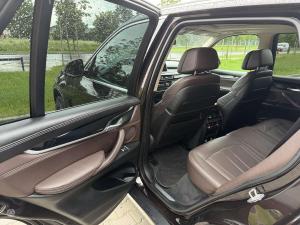 Brūns BMW X5 2015 Šauļi, ar dzinēja tilpumu 2.00 L un nobraukumu 231 tūkst. km par 15990 €, foto 17 vietnē AUTOMOTO.COM.LV