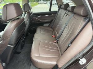 Brūns BMW X5 2015 Šauļi, ar dzinēja tilpumu 2.00 L un nobraukumu 231 tūkst. km par 15990 €, foto 18 vietnē AUTOMOTO.COM.LV