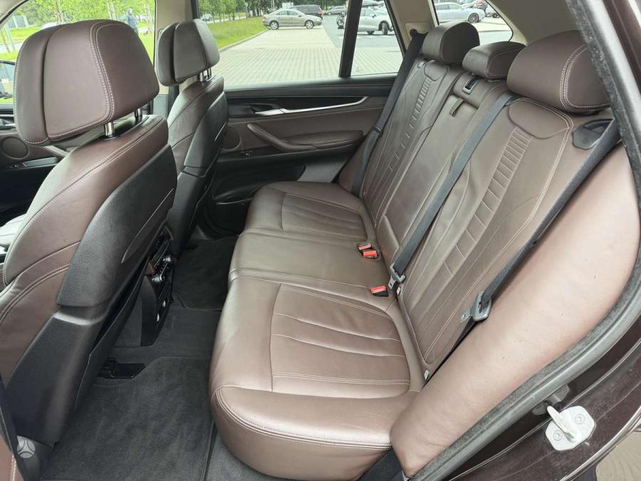 Brūns BMW X5 2015 Šauļi, ar dzinēja tilpumu 2.00 L un nobraukumu 231 tūkst. km par 15990 €, foto 18 vietnē AUTOMOTO.COM.LV