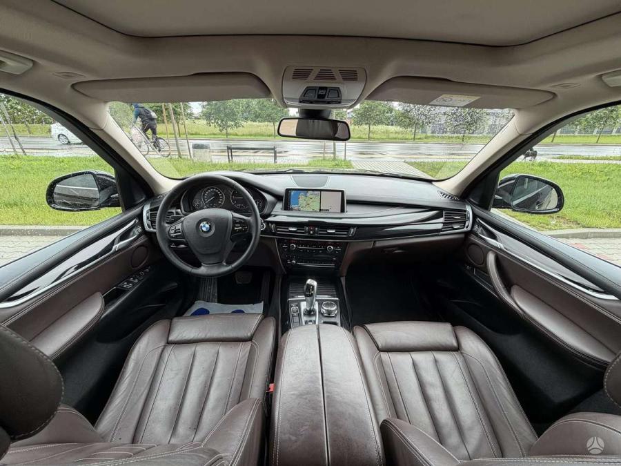 Brūns BMW X5 2015 Šauļi, ar dzinēja tilpumu 2.00 L un nobraukumu 231 tūkst. km par 15990 €, foto 21 vietnē AUTOMOTO.COM.LV