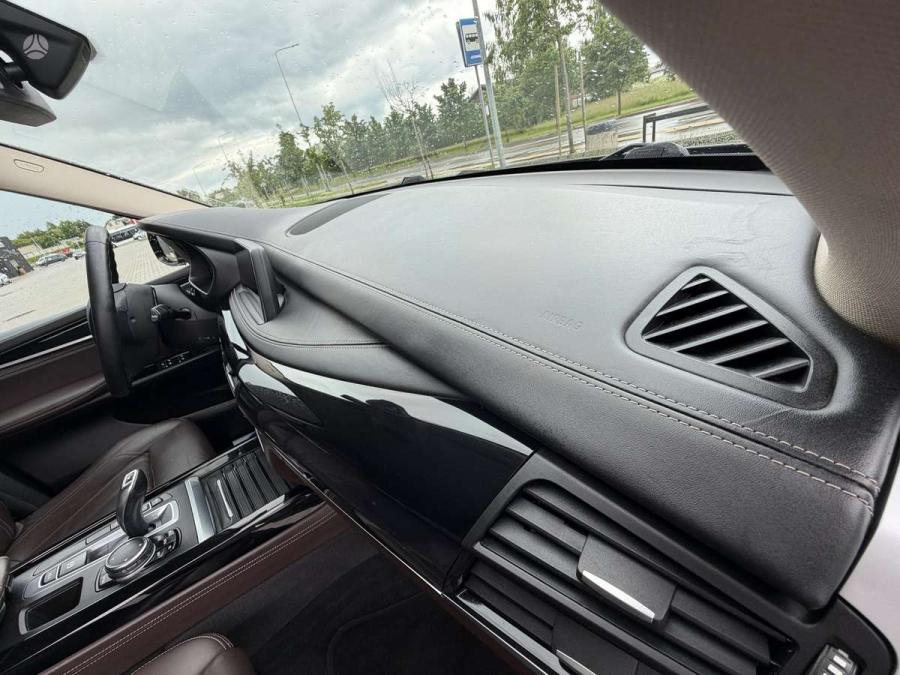 Brūns BMW X5 2015 Šauļi, ar dzinēja tilpumu 2.00 L un nobraukumu 231 tūkst. km par 15990 €, foto 26 vietnē AUTOMOTO.COM.LV