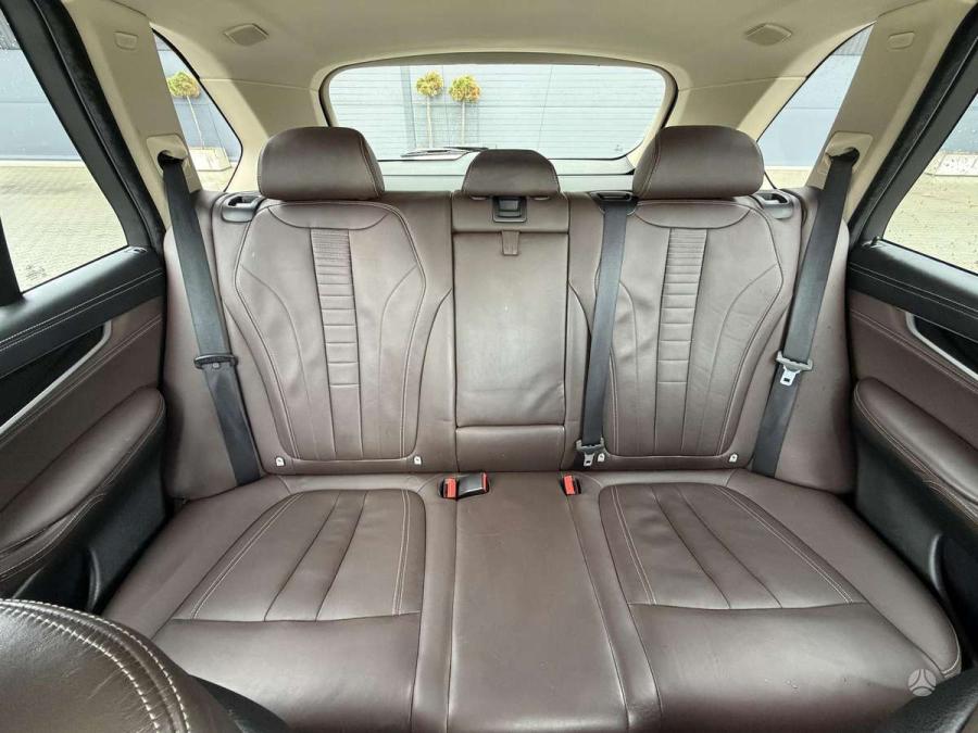 Brūns BMW X5 2015 Šauļi, ar dzinēja tilpumu 2.00 L un nobraukumu 231 tūkst. km par 15990 €, foto 28 vietnē AUTOMOTO.COM.LV