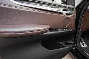 Brūns BMW X5 2015 Rīga, ar dzinēja tilpumu 3.00 L un nobraukumu 237 tūkst. km par 21990 €, foto 13 vietnē AUTOMOTO.COM.LV