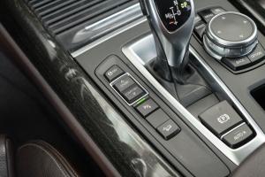 Brūns BMW X5 2015 Rīga, ar dzinēja tilpumu 3.00 L un nobraukumu 237 tūkst. km par 21990 €, foto 25 vietnē AUTOMOTO.COM.LV