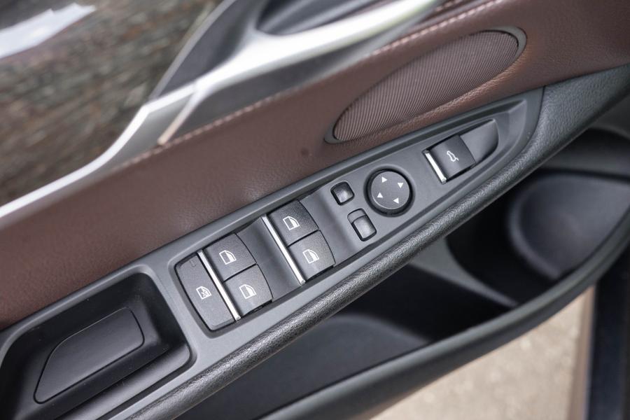 Brūns BMW X5 2015 Rīga, ar dzinēja tilpumu 3.00 L un nobraukumu 237 tūkst. km par 21990 €, foto 28 vietnē AUTOMOTO.COM.LV