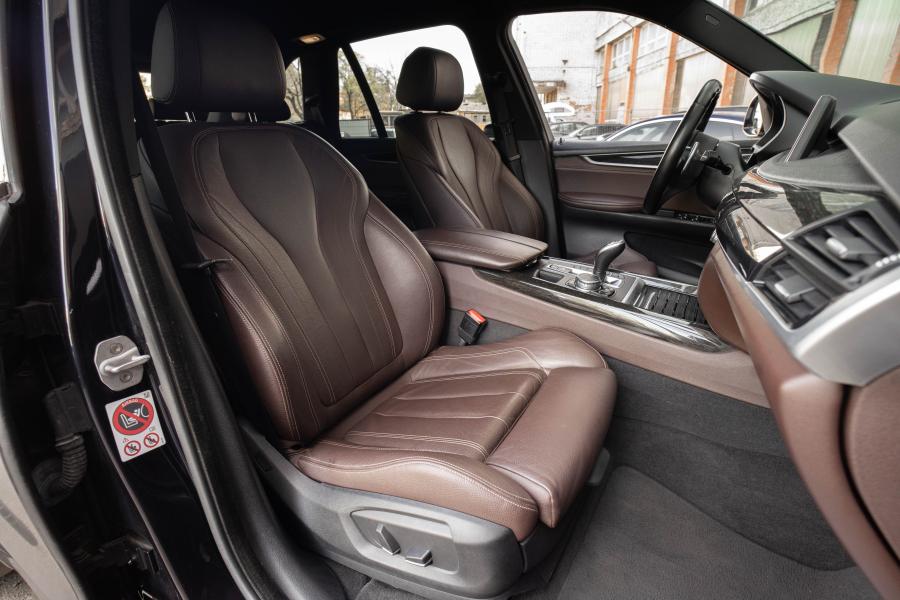 Brūns BMW X5 2015 Rīga, ar dzinēja tilpumu 3.00 L un nobraukumu 237 tūkst. km par 21990 €, foto 30 vietnē AUTOMOTO.COM.LV