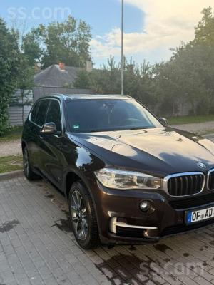 Brown BMW X5 2015 in Rezekne, with an engine capacity of 2.00 L and mileage of 247 thousand km for 15600 €, photo 3 on AUTOMOTO.COM.LV