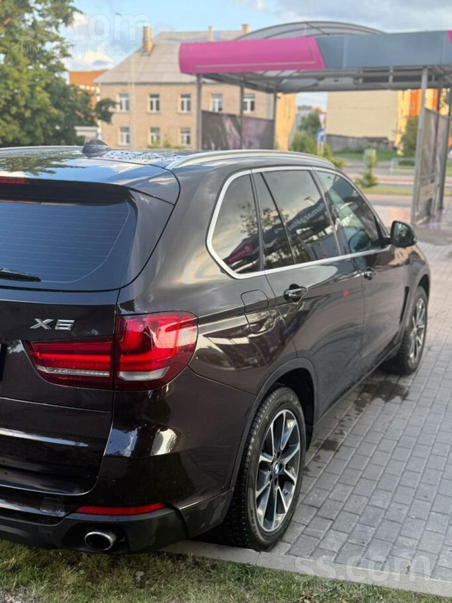 Brown BMW X5 2015 in Rezekne, with an engine capacity of 2.00 L and mileage of 247 thousand km for 15600 €, photo 6 on AUTOMOTO.COM.LV