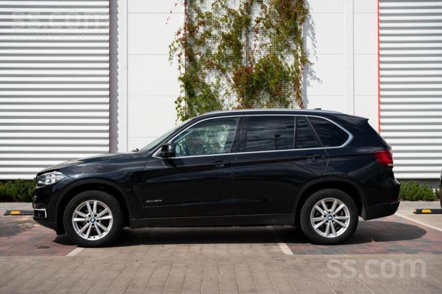 Brown BMW X5 2015 in Riga, with an engine capacity of 3.00 L and mileage of 327 thousand km for 15500 €, photo 3 on AUTOMOTO.COM.LV