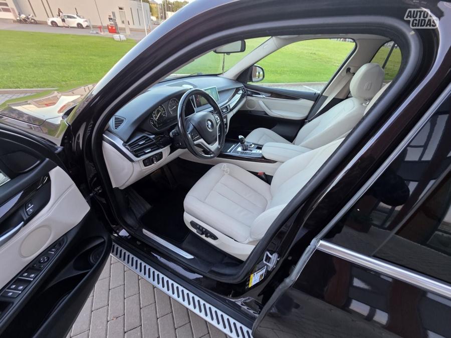 Brūns BMW X5 2015 Kauņa, ar dzinēja tilpumu 3.00 L un nobraukumu 210 tūkst. km par 17800 €, foto 32 vietnē AUTOMOTO.COM.LV