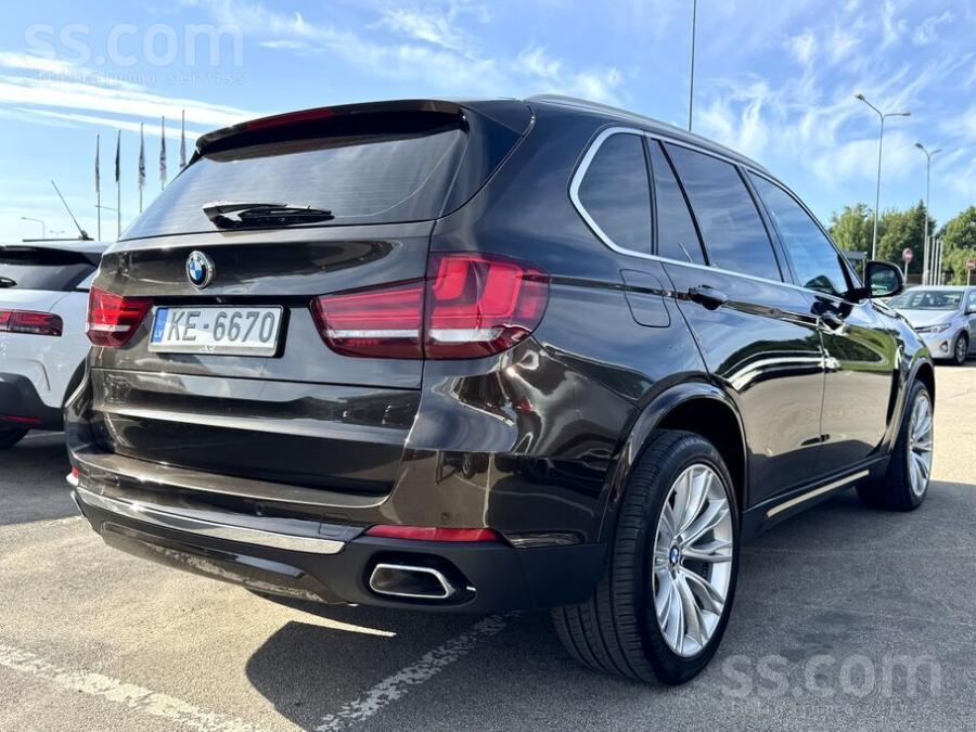 Brūns BMW X5 2015 Rīga, ar dzinēja tilpumu 3.00 L un nobraukumu 282 tūkst. km par 21200 €, foto 4 vietnē AUTOMOTO.COM.LV