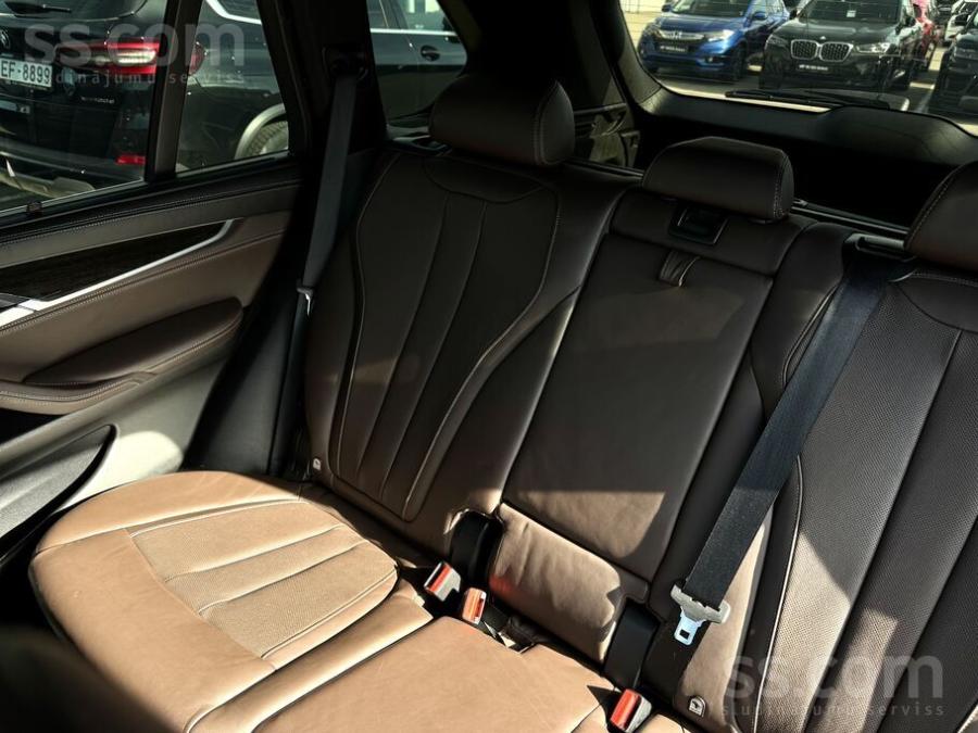 Brūns BMW X5 2015 Rīga, ar dzinēja tilpumu 3.00 L un nobraukumu 282 tūkst. km par 21200 €, foto 7 vietnē AUTOMOTO.COM.LV