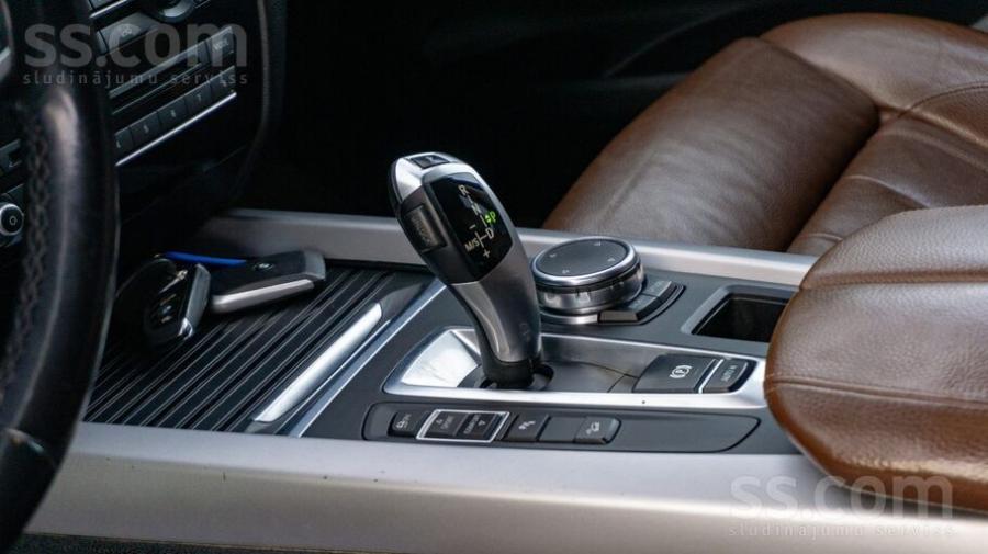 Brūns BMW X5 2015 Rīga, ar dzinēja tilpumu 3.00 L un nobraukumu 259 tūkst. km par 17490 €, foto 15 vietnē AUTOMOTO.COM.LV
