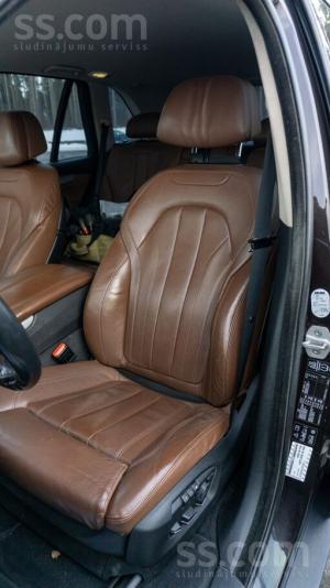 Brūns BMW X5 2015 Rīga, ar dzinēja tilpumu 3.00 L un nobraukumu 259 tūkst. km par 17490 €, foto 29 vietnē AUTOMOTO.COM.LV