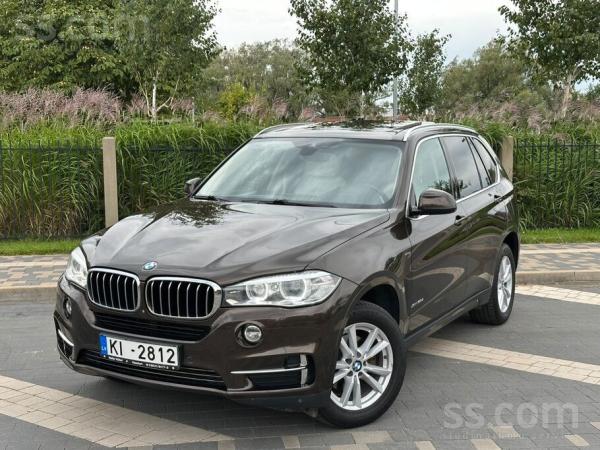 Brown BMW X5 2015 in Jelgava, with an engine capacity of 3.00 L and mileage of 297 thousand km for 13990 €, photo 3 on AUTOMOTO.COM.LV