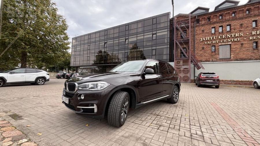 Brown BMW X5 2015 in Liepaja, with an engine capacity of 3.00 L and mileage of 254 thousand km for 15000 €, photo 3 on AUTOMOTO.COM.LV