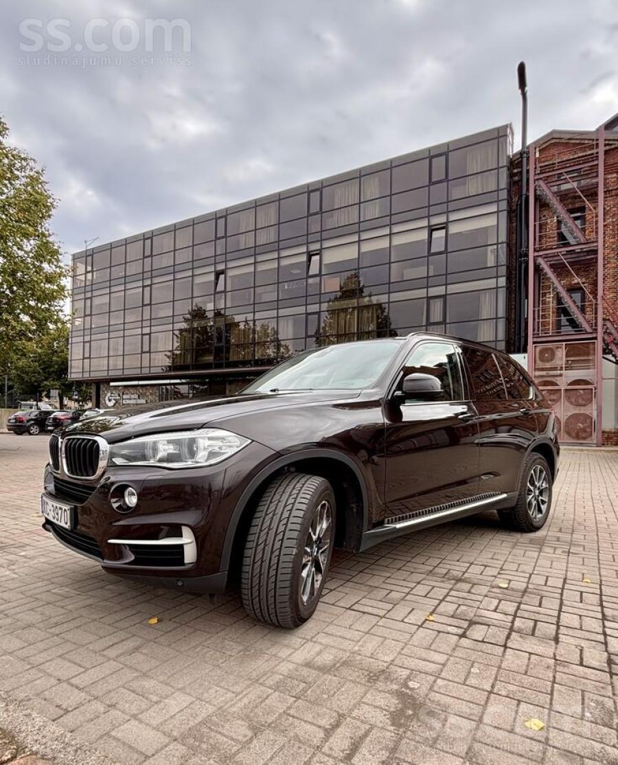 Brown BMW X5 2015 in Liepaja, with an engine capacity of 3.00 L and mileage of 254 thousand km for 15000 €, photo 4 on AUTOMOTO.COM.LV
