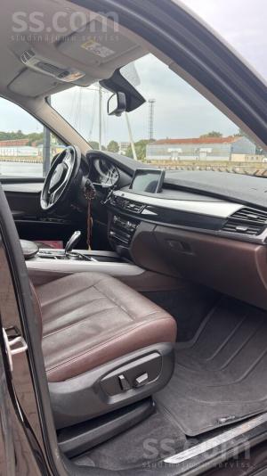 Brown BMW X5 2015 in Liepaja, with an engine capacity of 3.00 L and mileage of 254 thousand km for 15000 €, photo 8 on AUTOMOTO.COM.LV