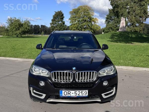 Brown BMW X5 2015 in Riga, with an engine capacity of 3.00 L and mileage of 0 thousand km for 16950 €, photo 3 on AUTOMOTO.COM.LV