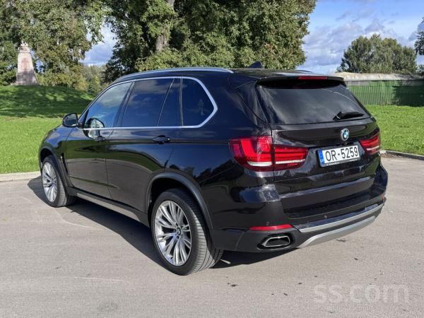 Brown BMW X5 2015 in Riga, with an engine capacity of 3.00 L and mileage of 0 thousand km for 16950 €, photo 5 on AUTOMOTO.COM.LV