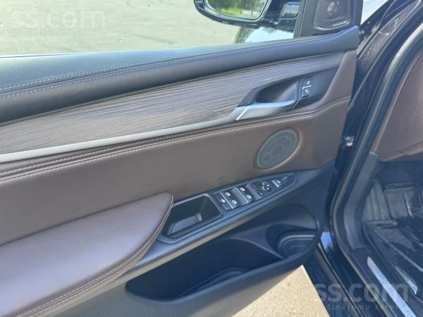 Brown BMW X5 2015 in Riga, with an engine capacity of 3.00 L and mileage of 0 thousand km for 16950 €, photo 8 on AUTOMOTO.COM.LV