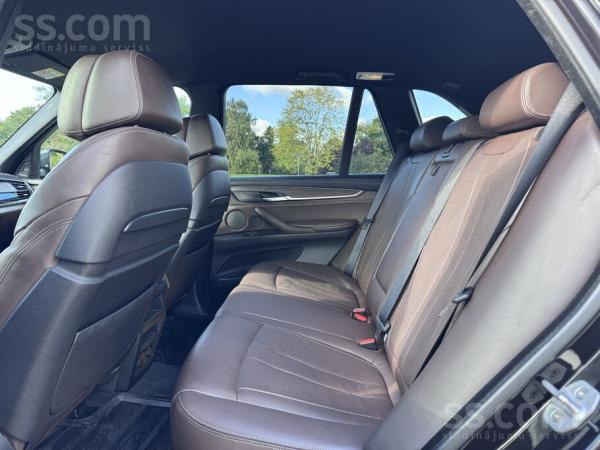 Brown BMW X5 2015 in Riga, with an engine capacity of 3.00 L and mileage of 0 thousand km for 16950 €, photo 10 on AUTOMOTO.COM.LV