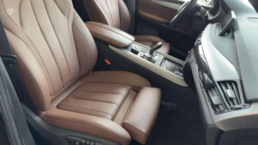 Brūns BMW X5 2016 Marijampole, ar dzinēja tilpumu 2.99 L un nobraukumu 208 tūkst. km par 21999 €, foto 16 vietnē AUTOMOTO.COM.LV