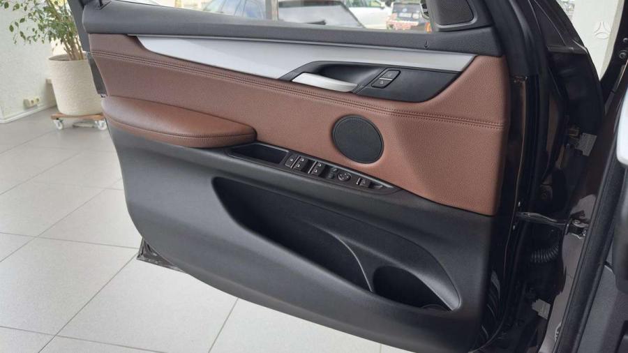 Brūns BMW X5 2016 Marijampole, ar dzinēja tilpumu 2.99 L un nobraukumu 208 tūkst. km par 21999 €, foto 19 vietnē AUTOMOTO.COM.LV
