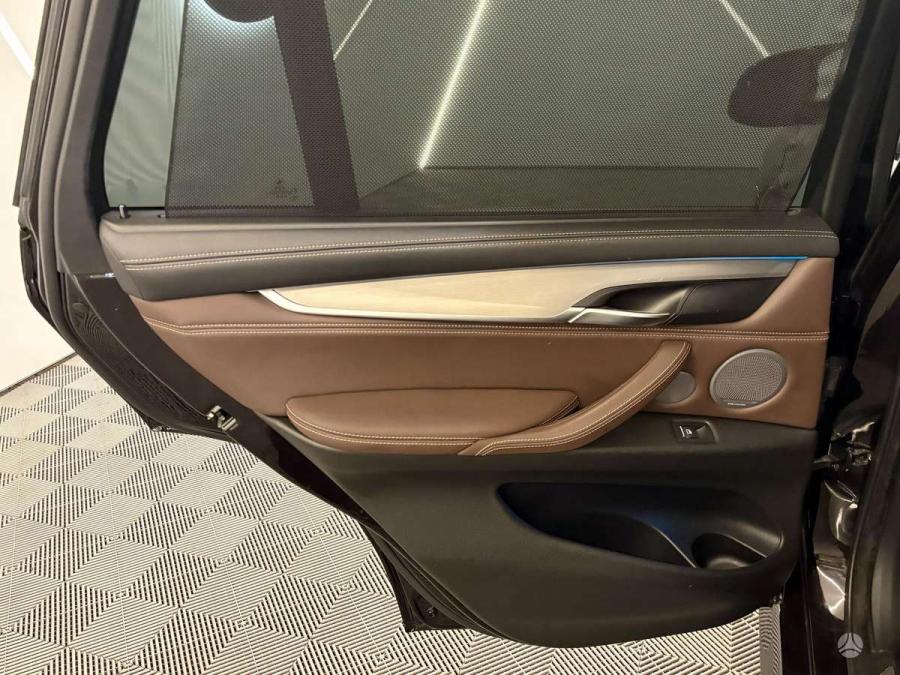 Brūns BMW X5 2016 Marijampole, ar dzinēja tilpumu 2.99 L un nobraukumu 221 tūkst. km par 23850 €, foto 12 vietnē AUTOMOTO.COM.LV