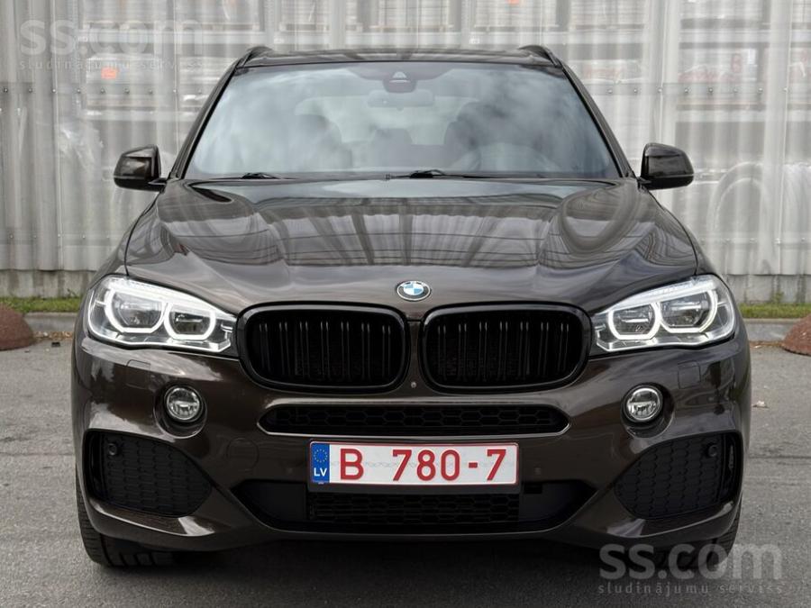Brown BMW X5 2016 in Riga, with an engine capacity of 3.00 L and mileage of 250 thousand km for 22900 €, photo 3 on AUTOMOTO.COM.LV