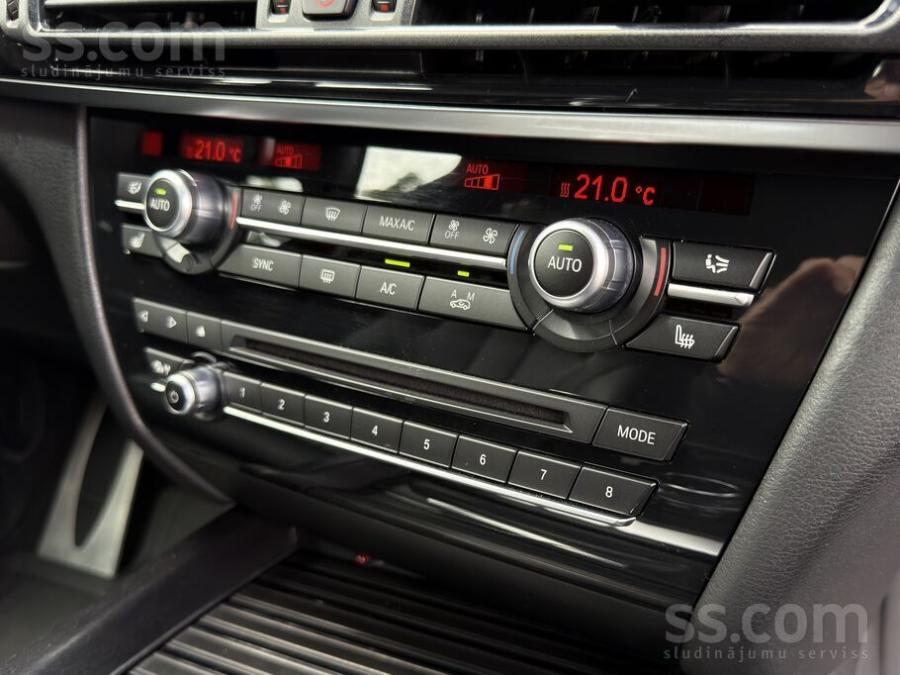 Brown BMW X5 2016 in Riga, with an engine capacity of 3.00 L and mileage of 250 thousand km for 22900 €, photo 15 on AUTOMOTO.COM.LV