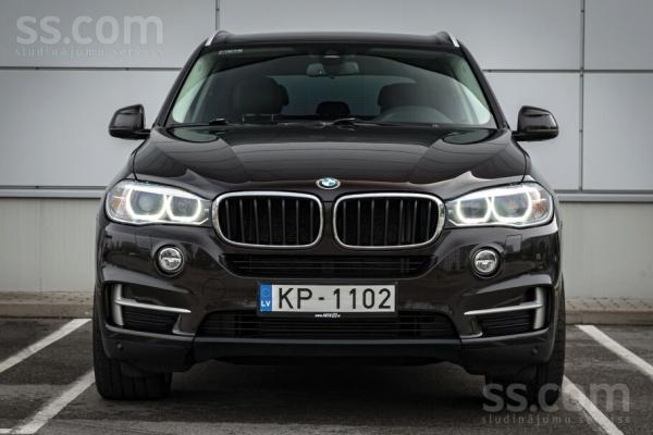 Brown BMW X5 2017 in Riga, with an engine capacity of 3.00 L and mileage of 244 thousand km for 17500 €, photo 2 on AUTOMOTO.COM.LV